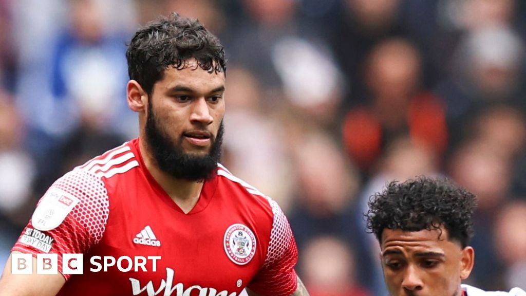 Jay Rich-Baghuelou: Accrington Stanley defender signs new two-year deal - BBC Sport