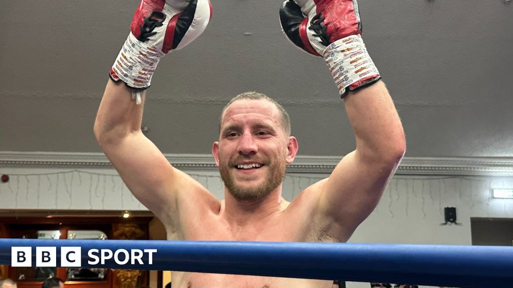 Ryan Walsh: Norfolk fighter wants to keep busy after comeback win - BBC Sport