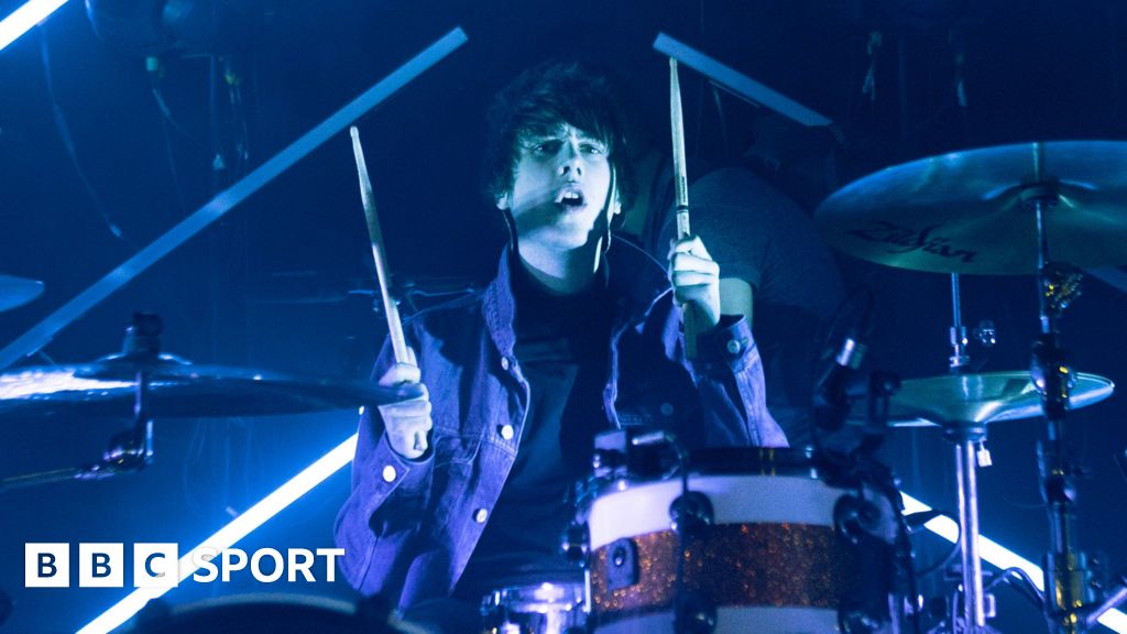 Premier League predictions: Lawro v The Sherlocks drummer & Sheff Wed ...