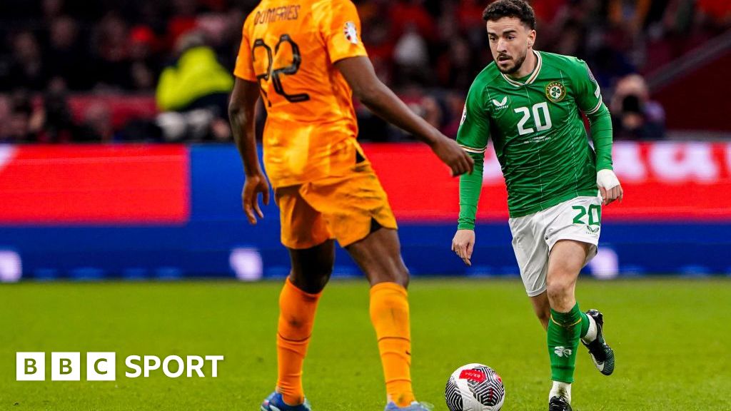 Johnston jinking away with joy for Ireland - BBC Sport