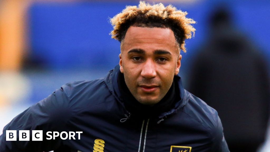 Nicky Maynard: Newport County sign Mansfield Town striker on loan - BBC ...