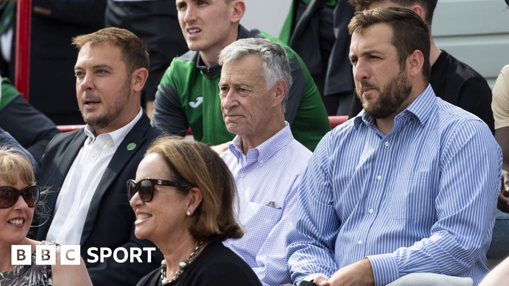 'Boo boo' leaves Hibs staff 'devastated' - BBC Sport