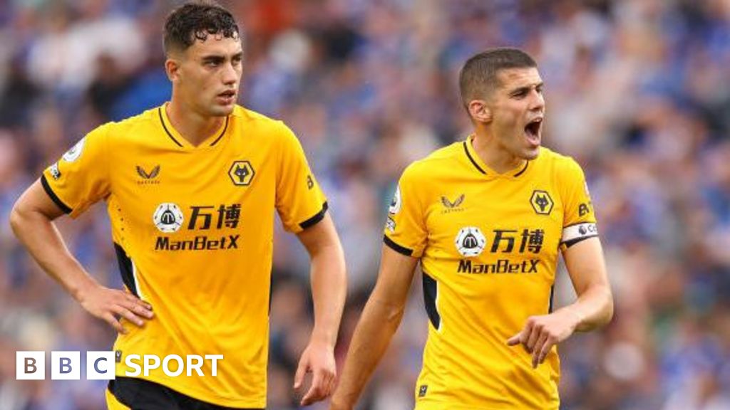 Wolves play back-three 'as well as anyone' - BBC Sport