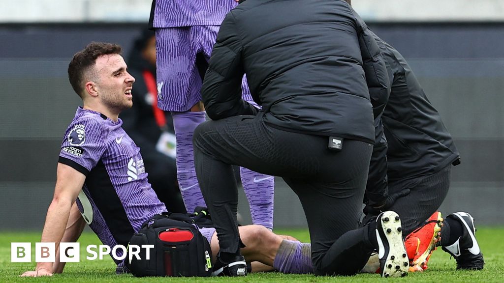 Diogo Jota: Liverpool forward out for 'months' with knee injury, says ...