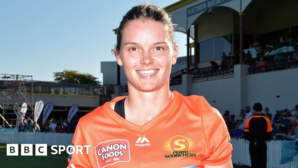 Women's Big Bash League: Amy Jones stars in Perth Scorchers victory ...