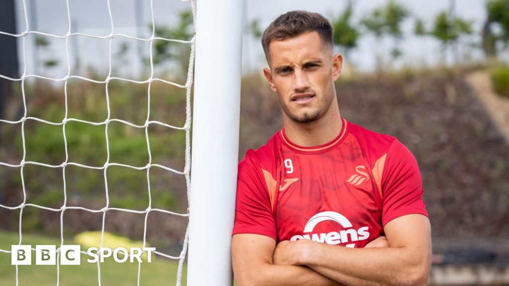 Jerry Yates: Swansea City sign striker from Blackpool with Kyle Joseph ...