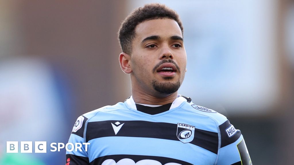 Ben Thomas: Wales back signs new Cardiff contract - BBC Sport