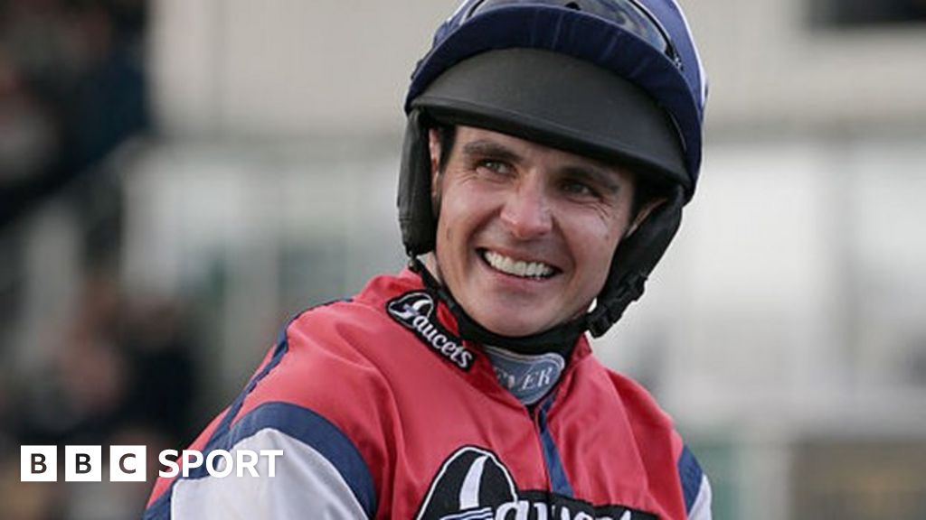 Liam Treadwell: Grand National-winning jockey dies aged 34 - BBC Sport