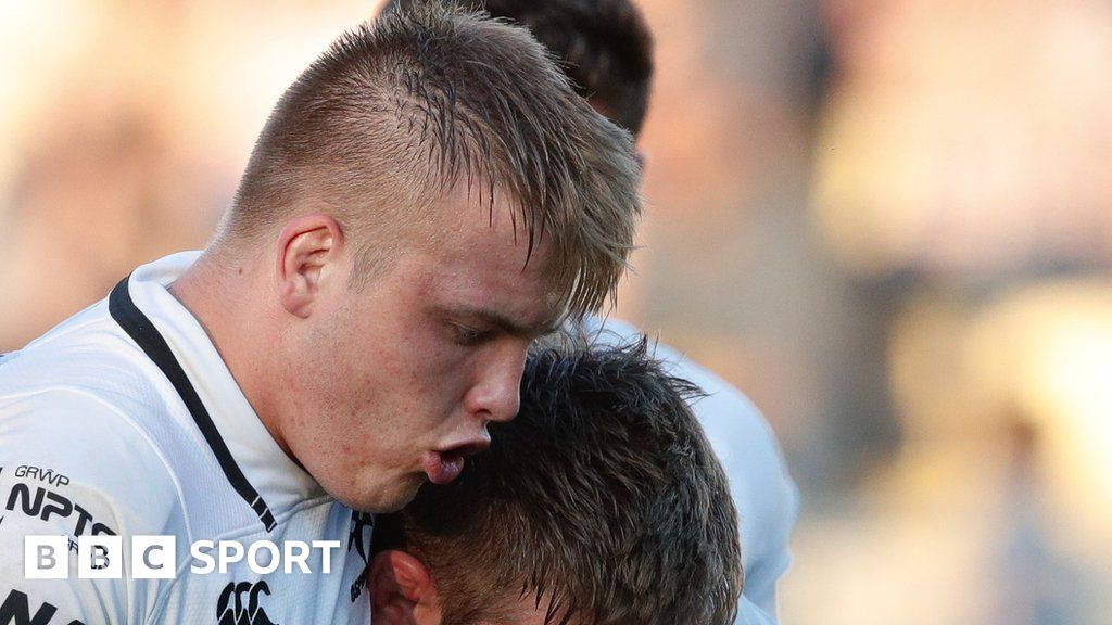 Ifan Phillips: Hooker signs new Ospreys contract - BBC Sport