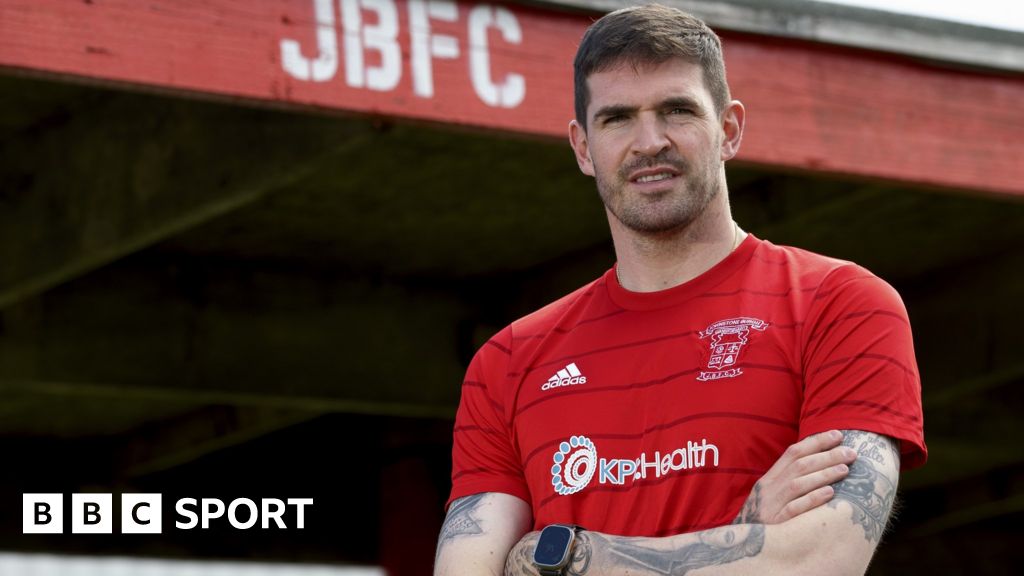 Kyle Lafferty: Northern Ireland striker signs for sixth-tier Johnstone ...