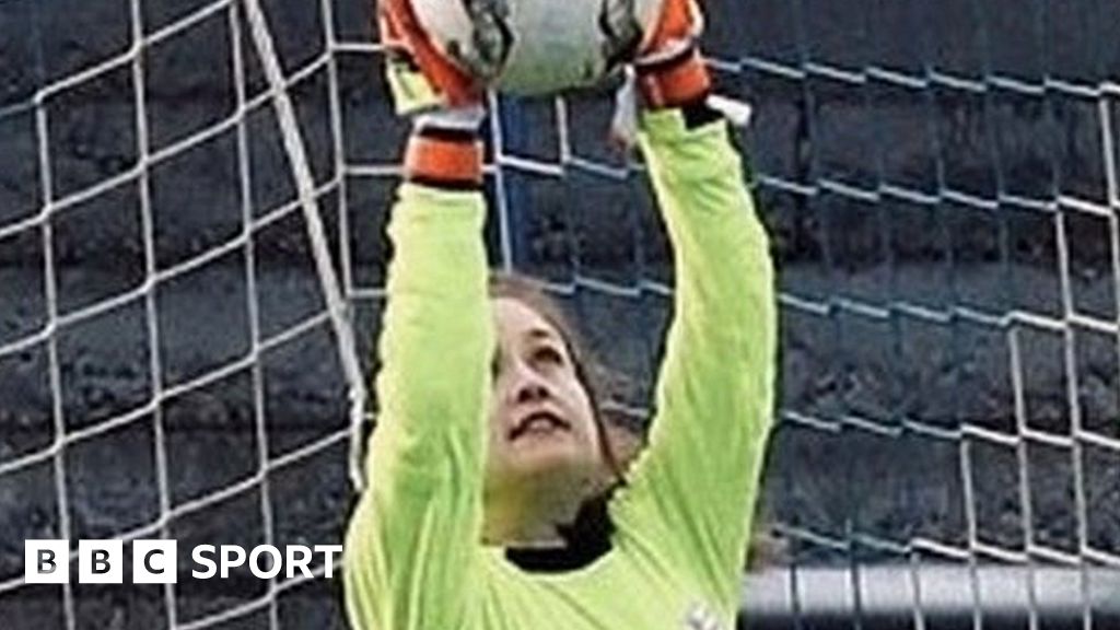 Sophie Goodwin: Former footballer urges body image education - BBC Sport