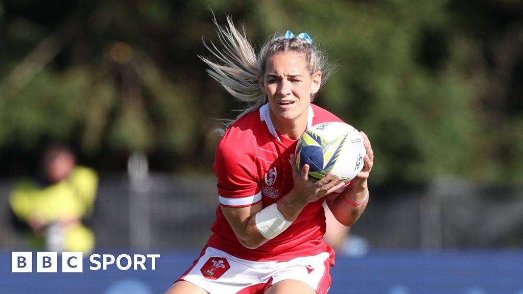 Kerin Lake: Wales centre fulfils World Cup dream at third attempt - BBC ...