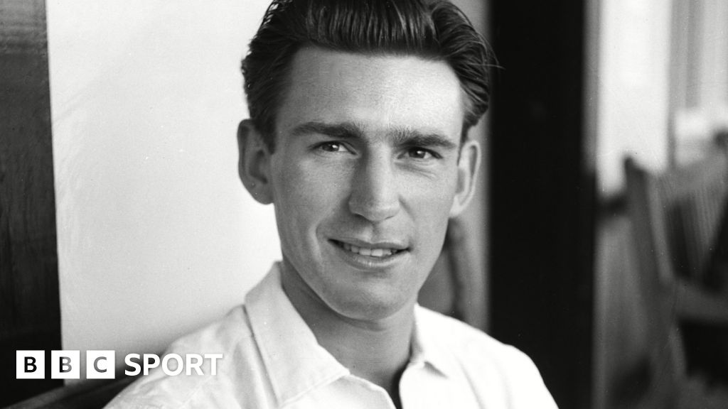 Derek Ufton: Former Kent cricketer & Charlton and England footballer ...