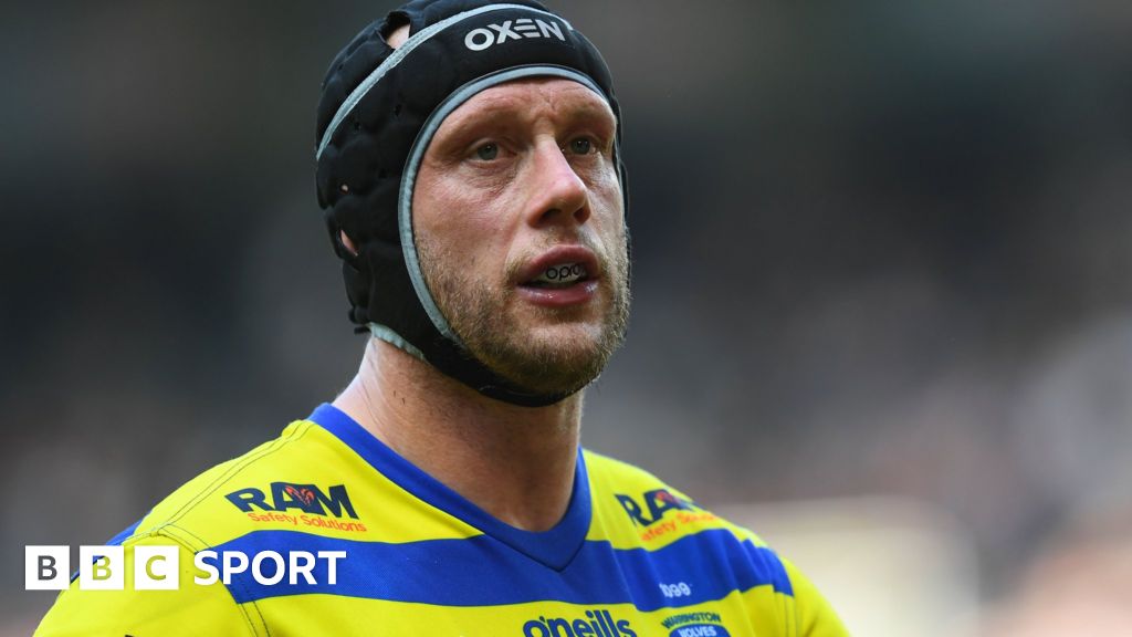 Chris Hill: Huddersfield sign Warrington's England prop Chris Hill on a ...