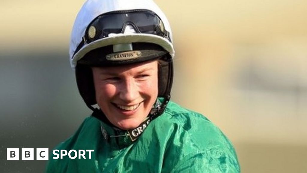Nina Carberry: New mum rides Cask Mate to victory at Ballinrobe - BBC Sport