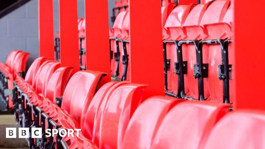 Nottingham Forest to introduce safe standing - BBC Sport