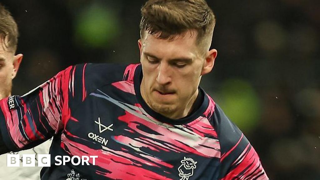 Alex Mitchell: Charlton Athletic sign Millwall defender - BBC Sport