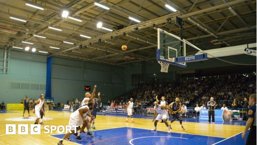Worcester Wolves: Only one player left from last season's squad - BBC Sport