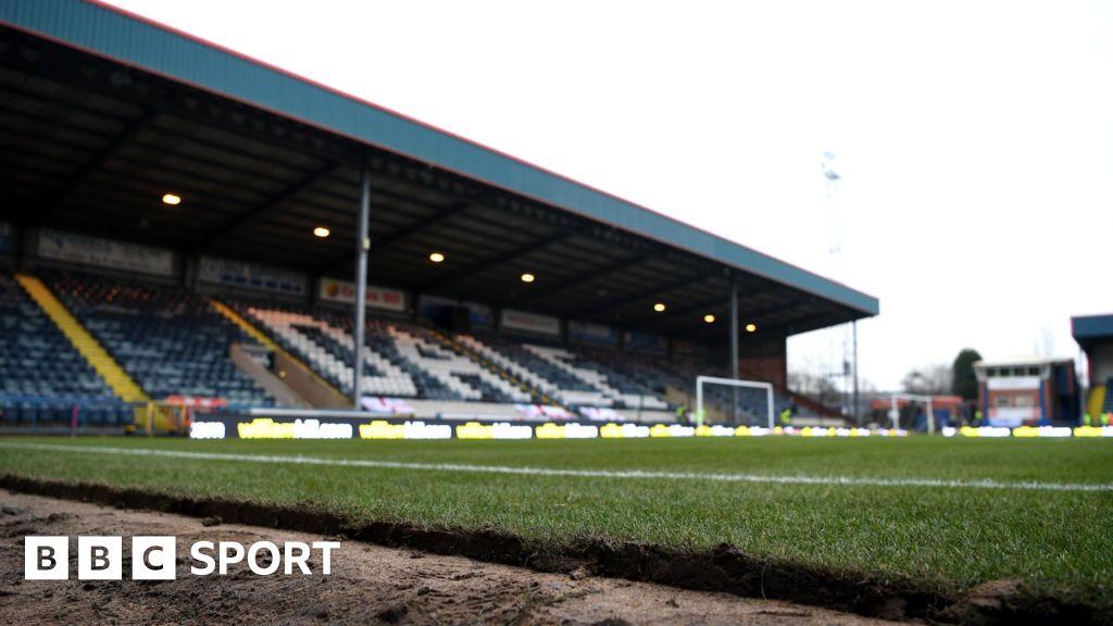 James Finnerty: Rochdale sign teenage defender from Aston Villa - BBC Sport