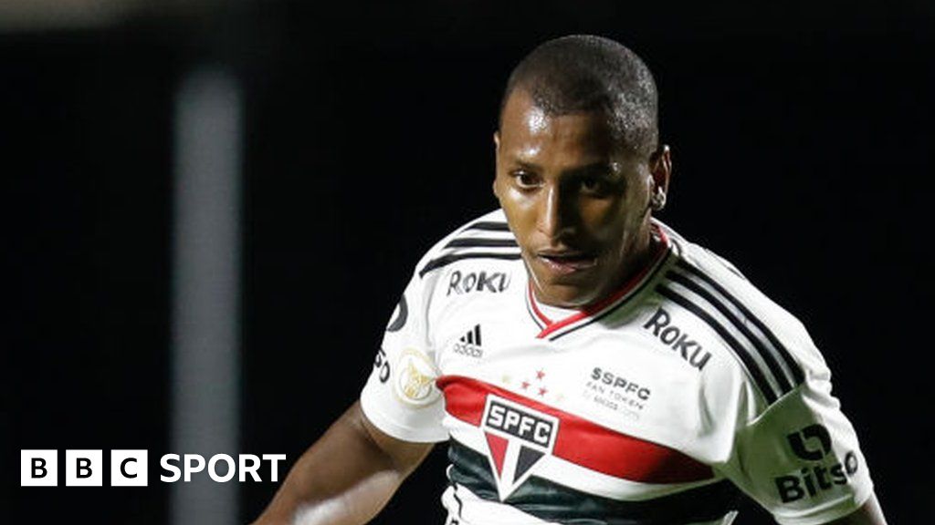 West Ham sign Brazilian defender Luizao from Sao Paulo - BBC Sport