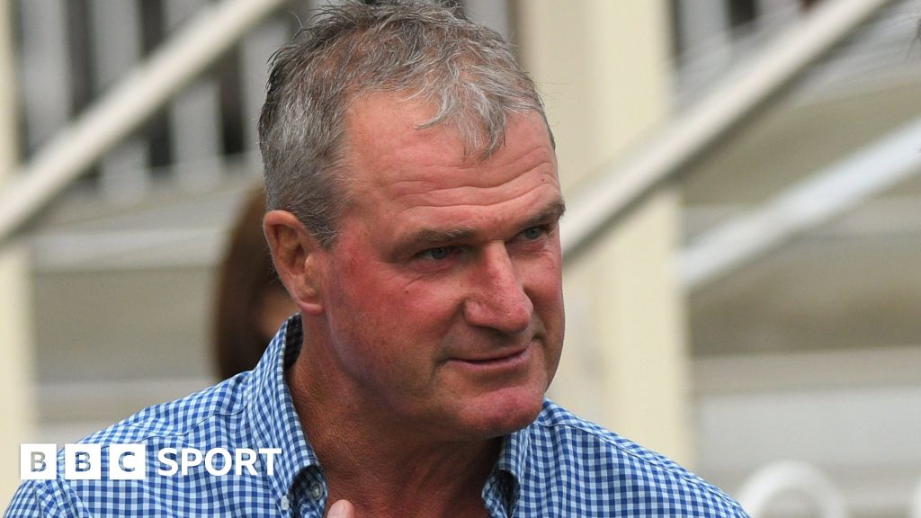 Darren Weir: Trainer charged with animal cruelty and conspiracy - BBC Sport