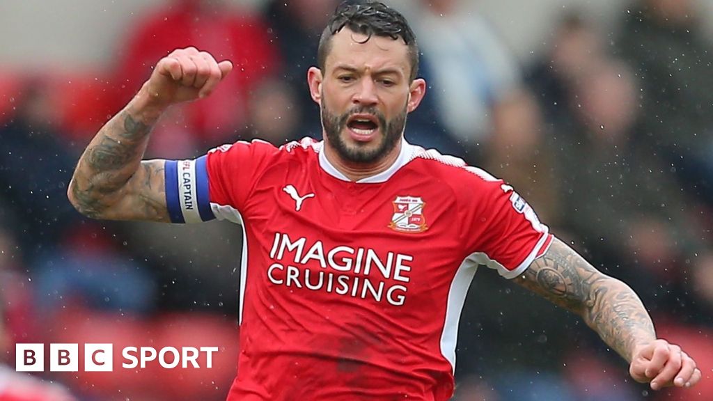 Swindon Town: Marc Richards out for two months with injury - BBC Sport
