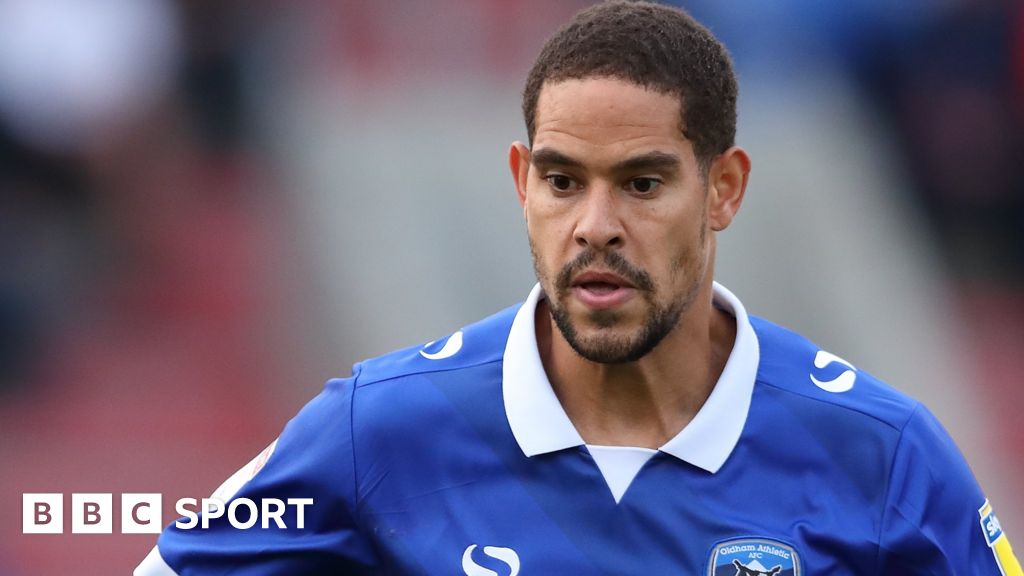 Giles Coke: Grimsby Town sign midfielder with EFL & FA approval - BBC Sport