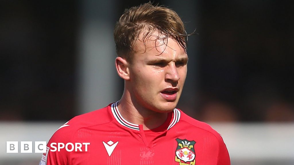 Jake Bickerstaff: Wrexham striker signs new deal - BBC Sport