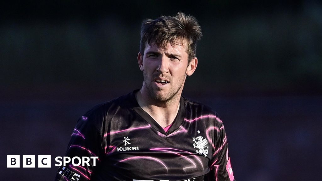 Craig Overton extends Somerset deal until 2026 - BBC Sport