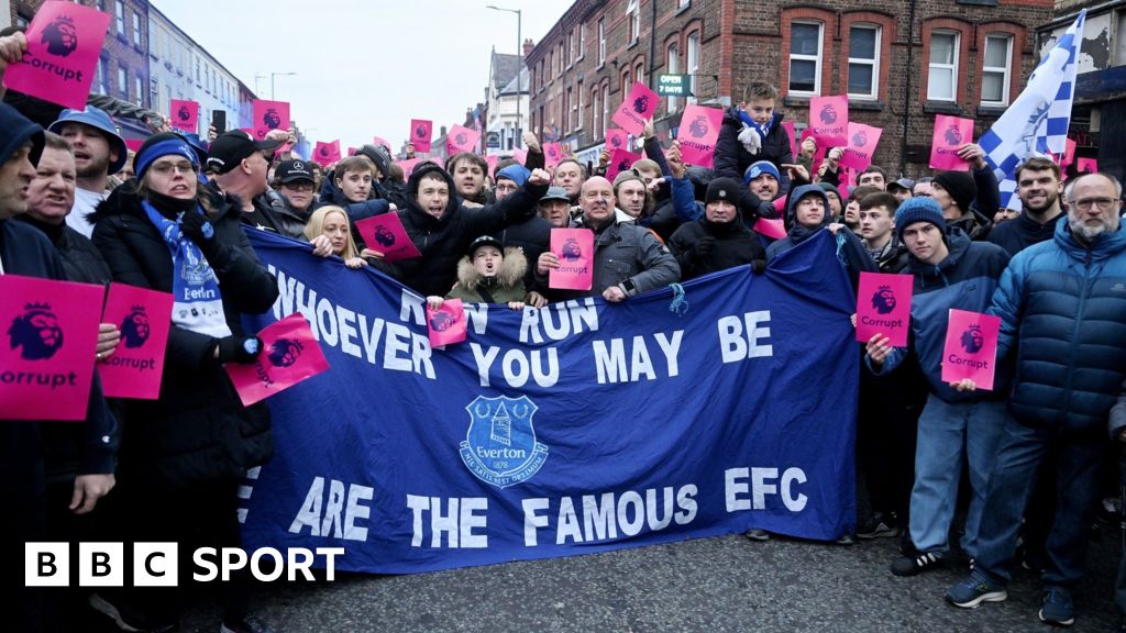 Everton v Man Utd: Toffees fans hold anti-Premier League protest over ...