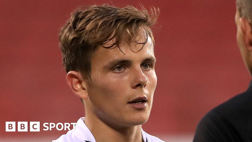 Liam Kinsella: Walsall defender signs new 18-month contract with League ...