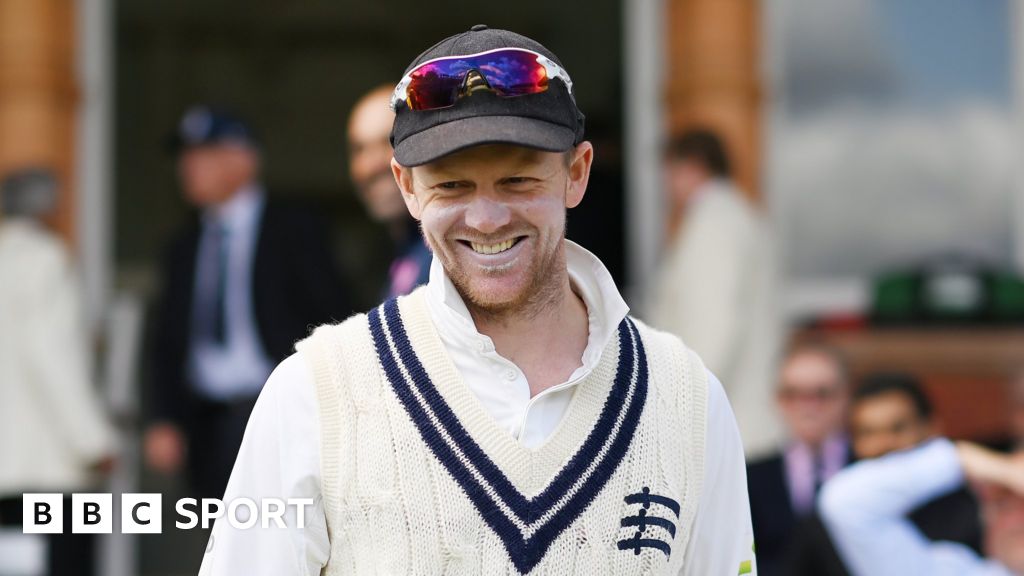 Sam Robson: Opener signs two-year extension with Middlesex - BBC Sport