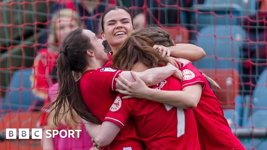 Genero Adran Premier: Wrexham 1-0 Briton Ferry - Red Dragons clinch promotion - BBC Sport