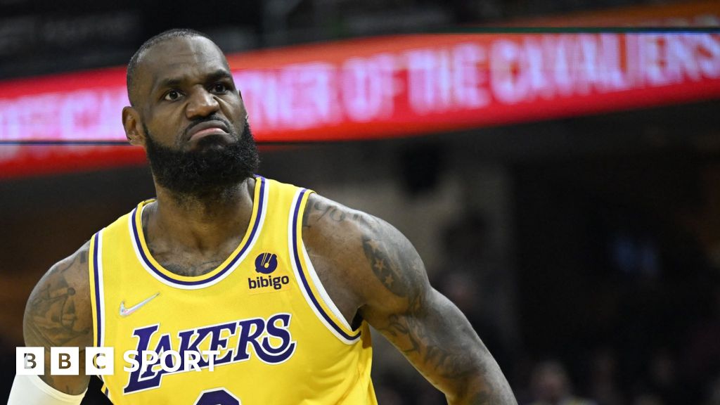 NBA: LeBron James leads the LA Lakers to victory against former side ...