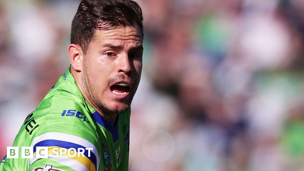 Aidan Sezer: Huddersfield Giants sign Australian half-back on two-year ...