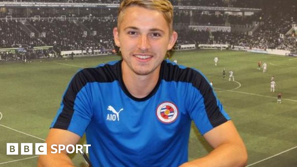 Reading: Academy graduate Jake Sheppard signs new contract - BBC Sport