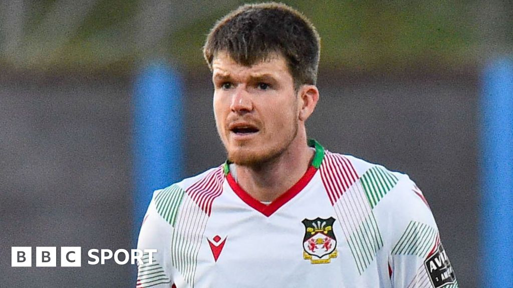 Liam McAlinden: Versatile player stays with Wrexham for EFL return ...