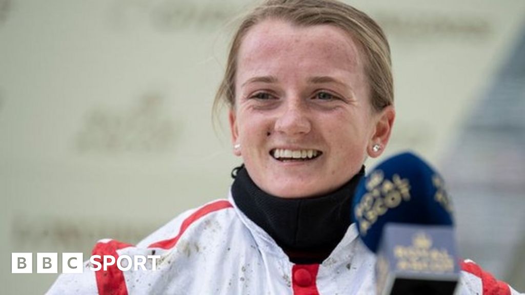Hollie Doyle: Jockey named Sunday Times Sportswoman of the Year - BBC Sport