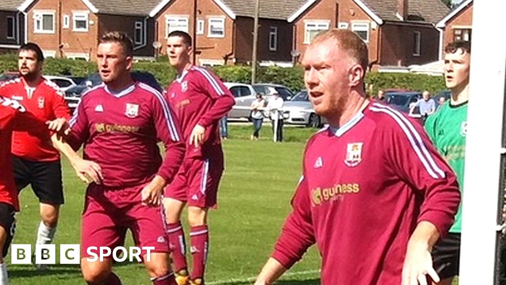 Paul Scholes: Man Utd great plays for Royton Town in Manchester Premier ...