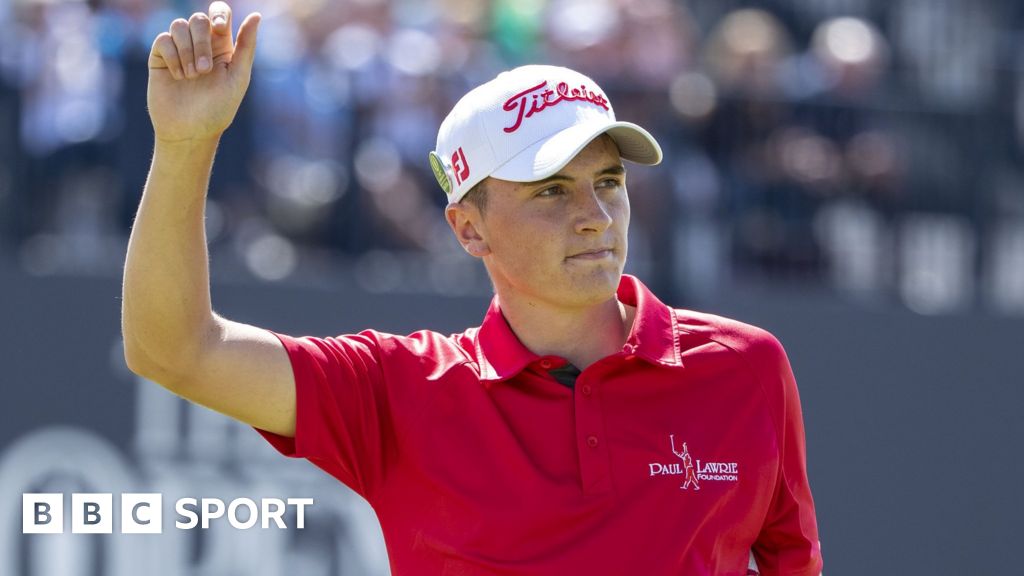 Sam Locke: Open Silver Medal winner, 19, turns professional - BBC Sport