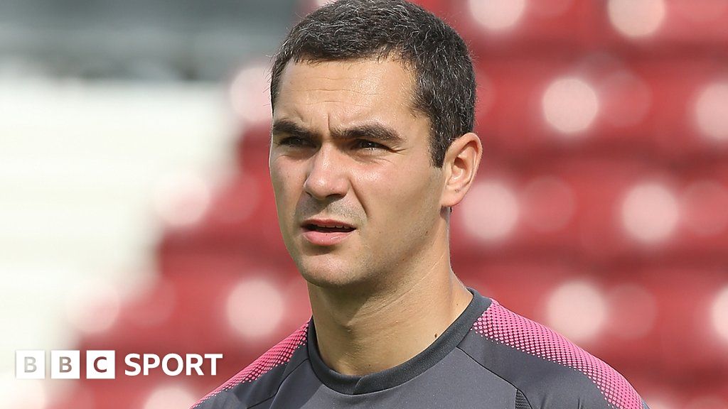 James Shea: Luton Town goalkeeper signs new two-year deal - BBC Sport