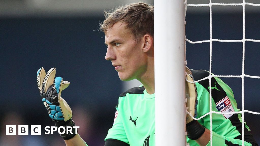 Southend United goalkeeper Christian Walton hoping for three promotions ...