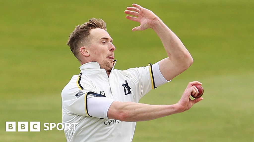 Craig Miles: Glamorgan sign fast bowler on loan from Warwickshire - BBC ...