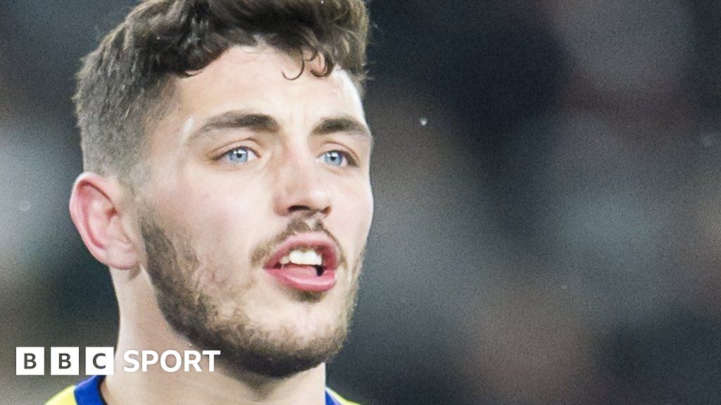 Declan Patton: Salford Red Devils sign scrum-half after exit from ...