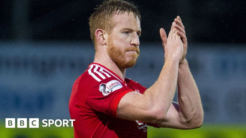 Aberdeen lose striker Adam Rooney for six weeks - BBC Sport