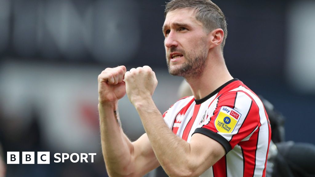 Chris Basham: Sheffield United defender 'proud' to reach 500-game ...