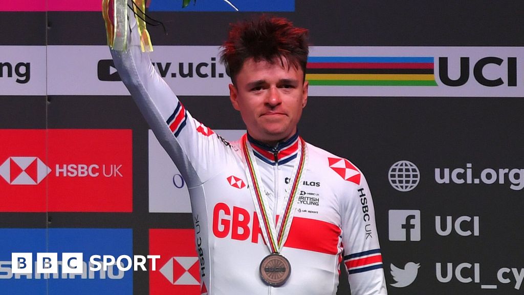 Road World Championships: Tom Pidcock takes under-23 bronze after ...