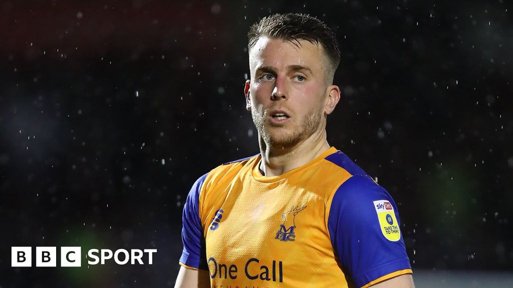Rhys Oates: Mansfield striker out for 'few months' with pectoral muscle ...