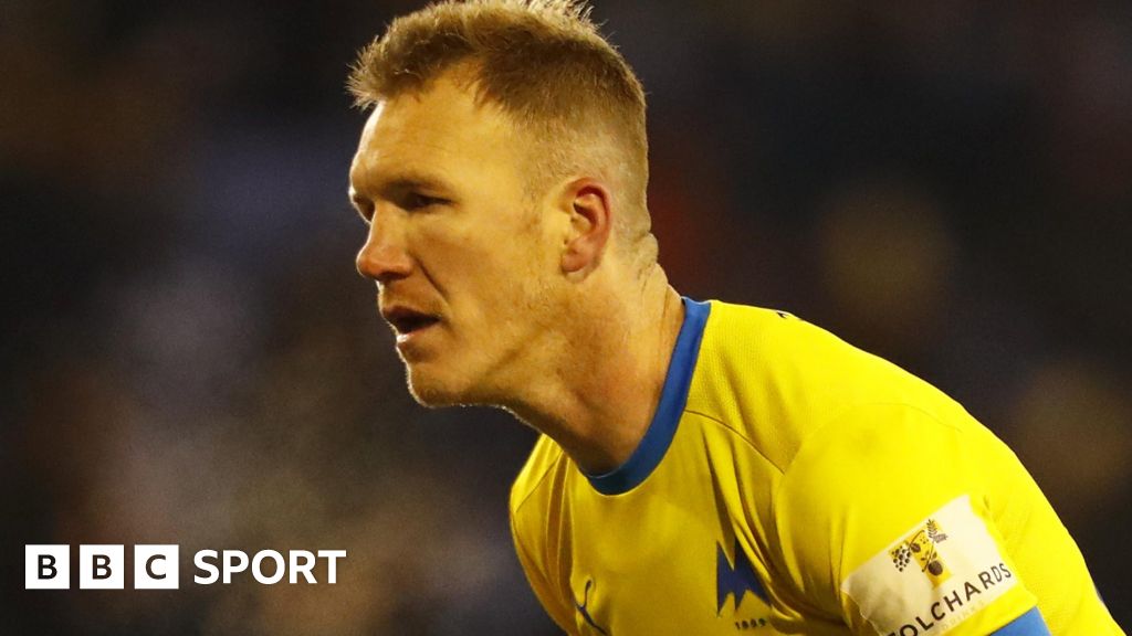 Mark Ellis would consider permanent Torquay United move - BBC Sport