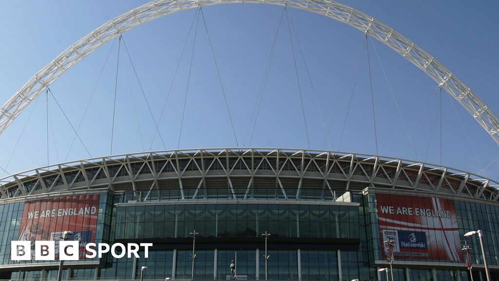 FA Trophy final marks the first battle of phoenix clubs FC Halifax Town ...